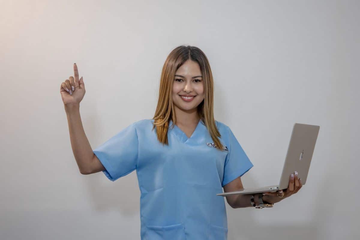 Virtual medical scribe job: Understanding and Guiding