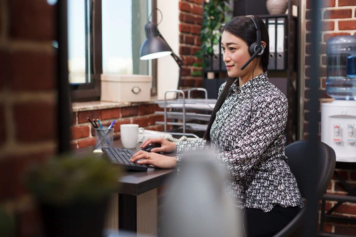 Online Receptionist Jobs: High-Demand Roles for Remote Workers